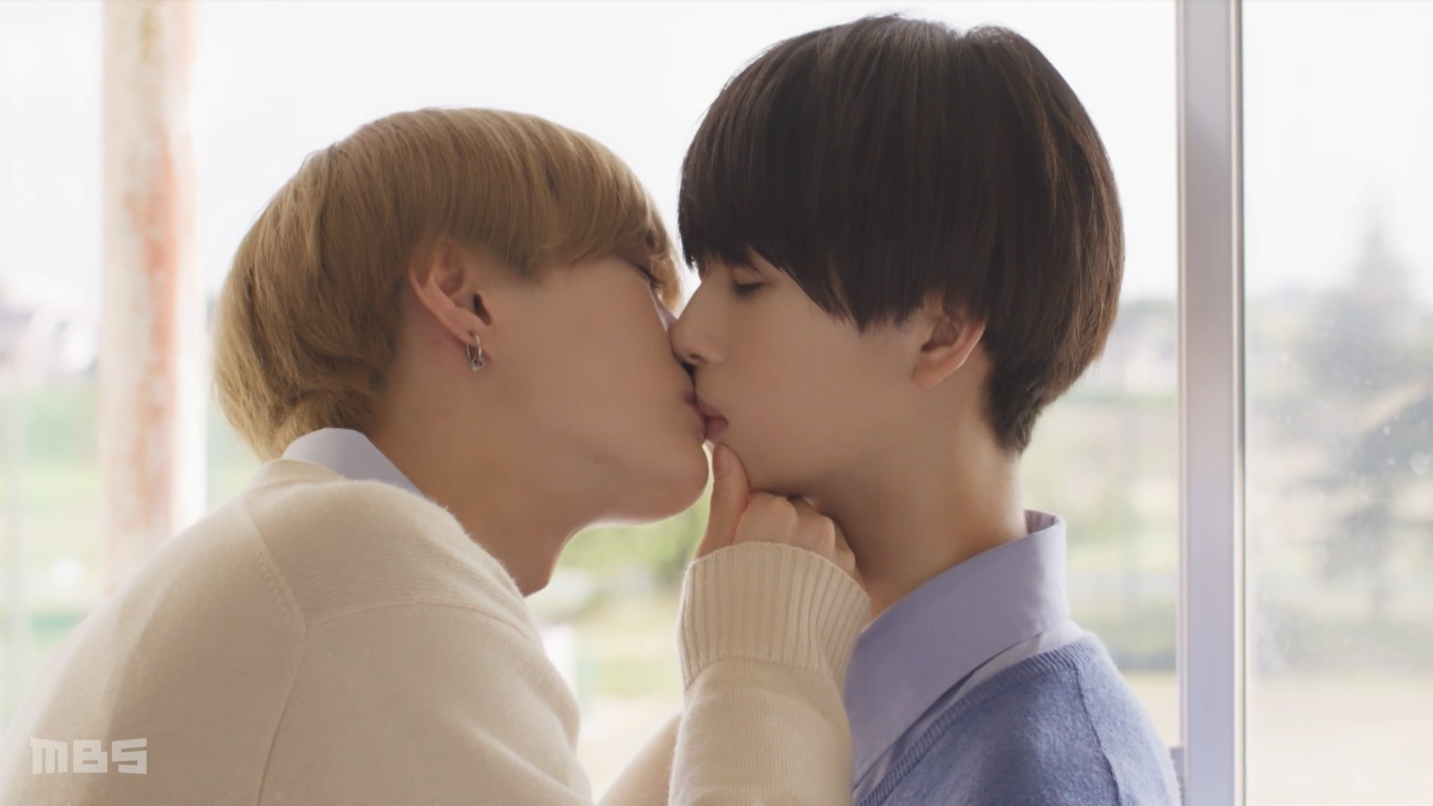 高良くんと天城くん6話でのキスシーンが美しい!みんなの声は?結婚宣言と手つなぎも! ばくのどら
