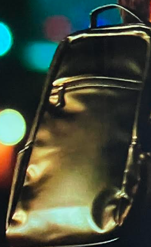 三千円の使いかたで中田圭祐がTRANSICのGOLDMENビジネスリュックを使用！ - ばくのどら