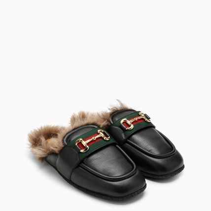 フェルマーの料理 衣装で志尊淳がグッチのファー付きサンダルを使用！ - ばくのどら